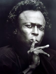 迈尔斯·戴维斯 (Miles Davis)：艺术家传记—— Salve Music