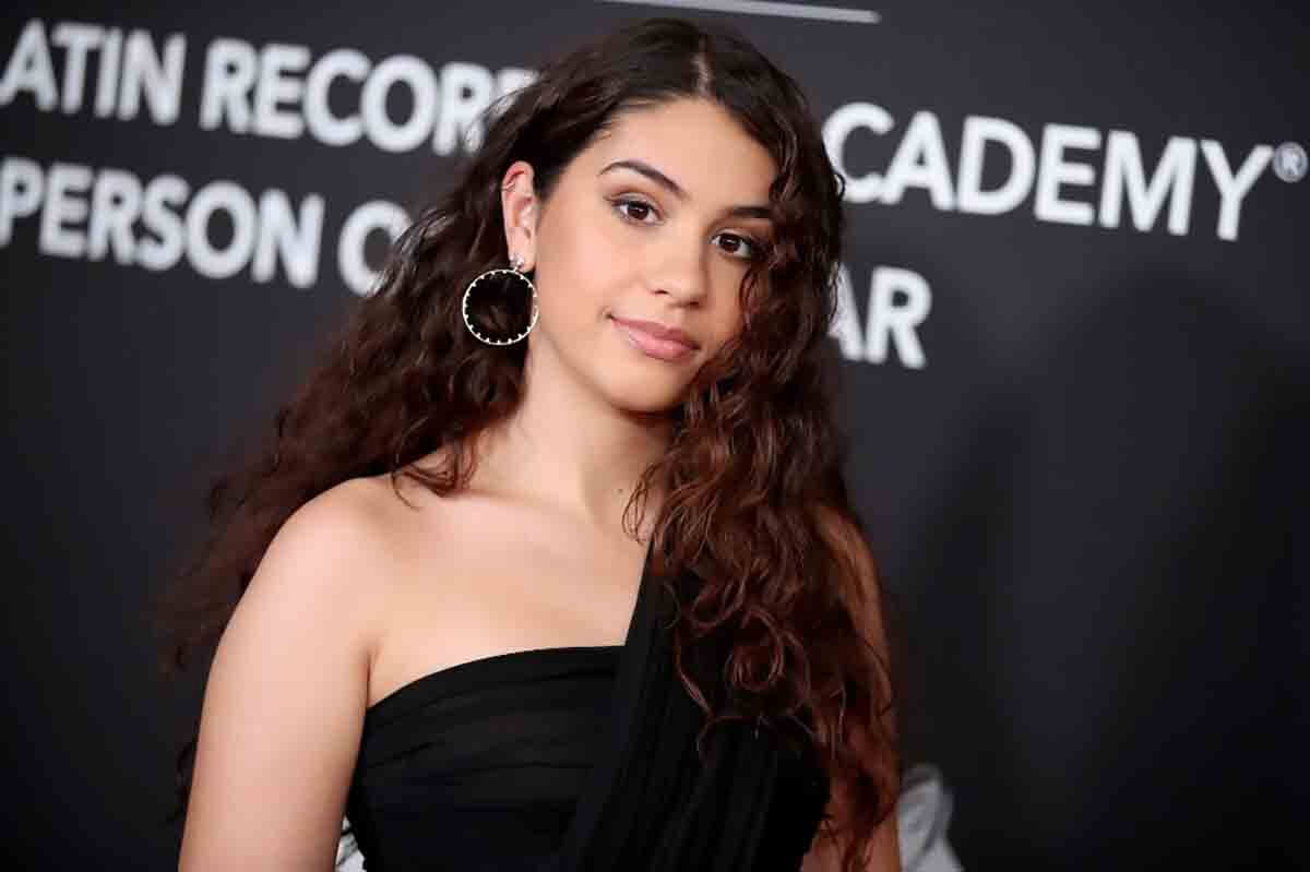 Alessia Cara (Алессия Кара): Биография певицы - Salve Music