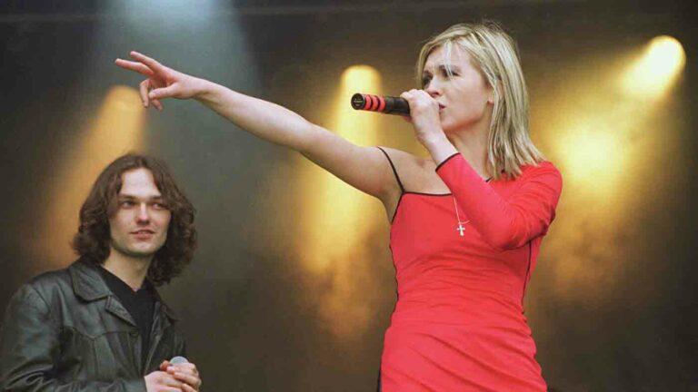 Lika Star: Biography of the singer - Salve Music