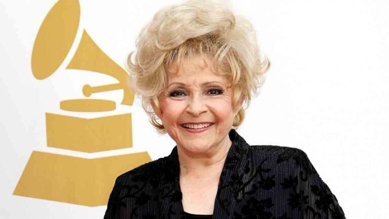 Brenda Lee (Бренда Ли): Биография артистки - Salve Music