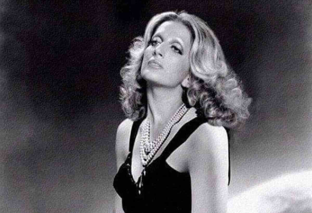 Mina (Мина): Биография певицы - Salve Music