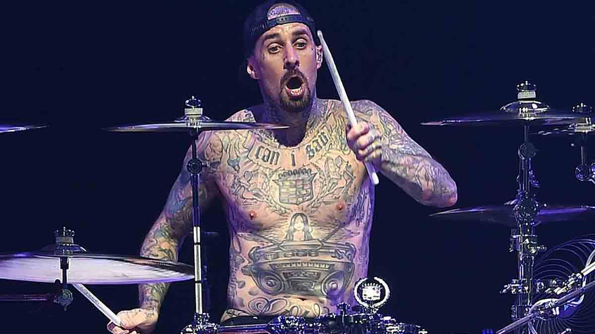 Travis Barker (Travis Barker): Biography of the artist - Salve Music