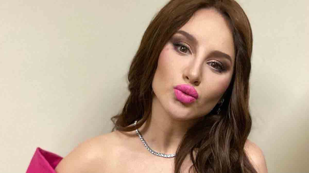 Anna Dziuba (Anna Asti): Biography of the singer - Salve Music