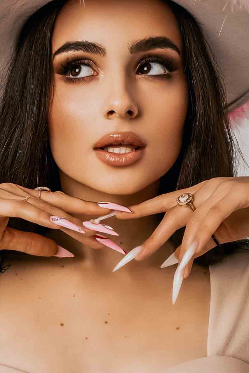 Анна Тринчер: Биография певицы - Salve Music